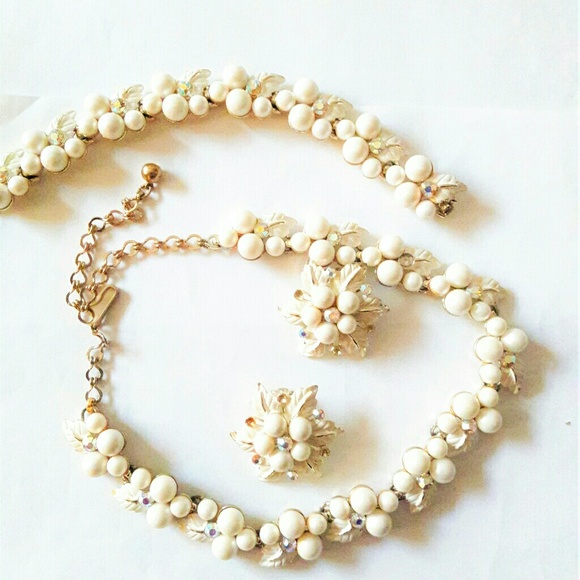 Vintage | Jewelry | Vintage Cream Color Pearl Fashion Jewelry Set ...